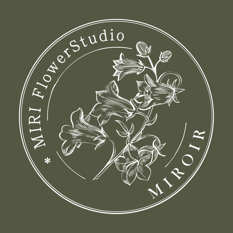 Illustration florale émotionnelle emblème logo style en noir Pour le ...